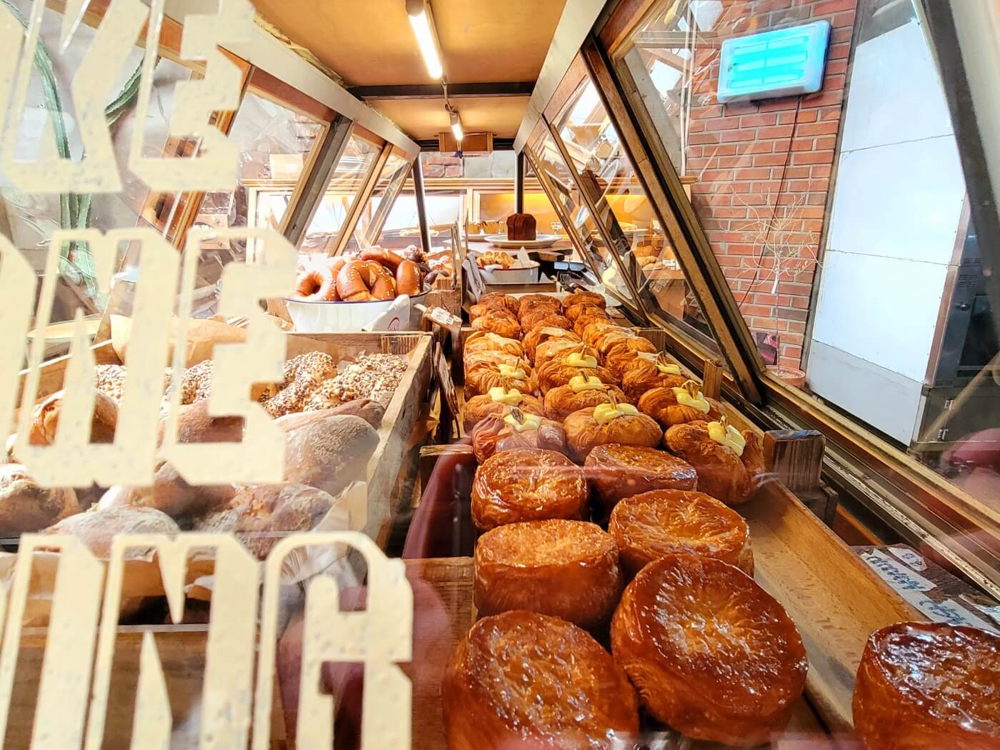 【ソウルおすすめ】文来洞でのカフェの先駆け！インスタ映えの工場エリアRust Bakery - カンコク暮らし