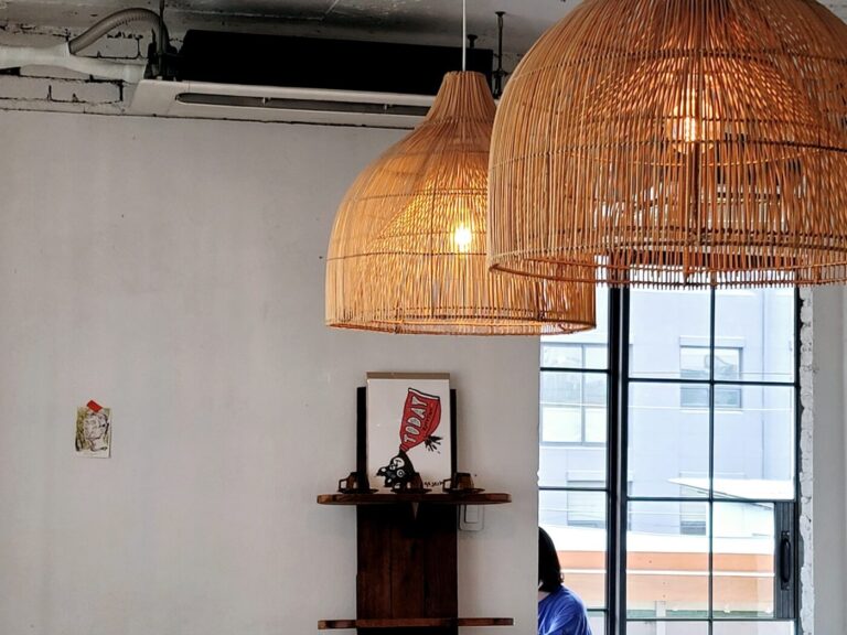 【ソウルおすすめ】文来洞でのカフェの先駆け！インスタ映えの工場エリアRust Bakery - カンコク暮らし